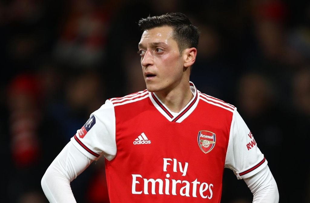Ozil defiende su posición sobre su futuro en el Arsenal